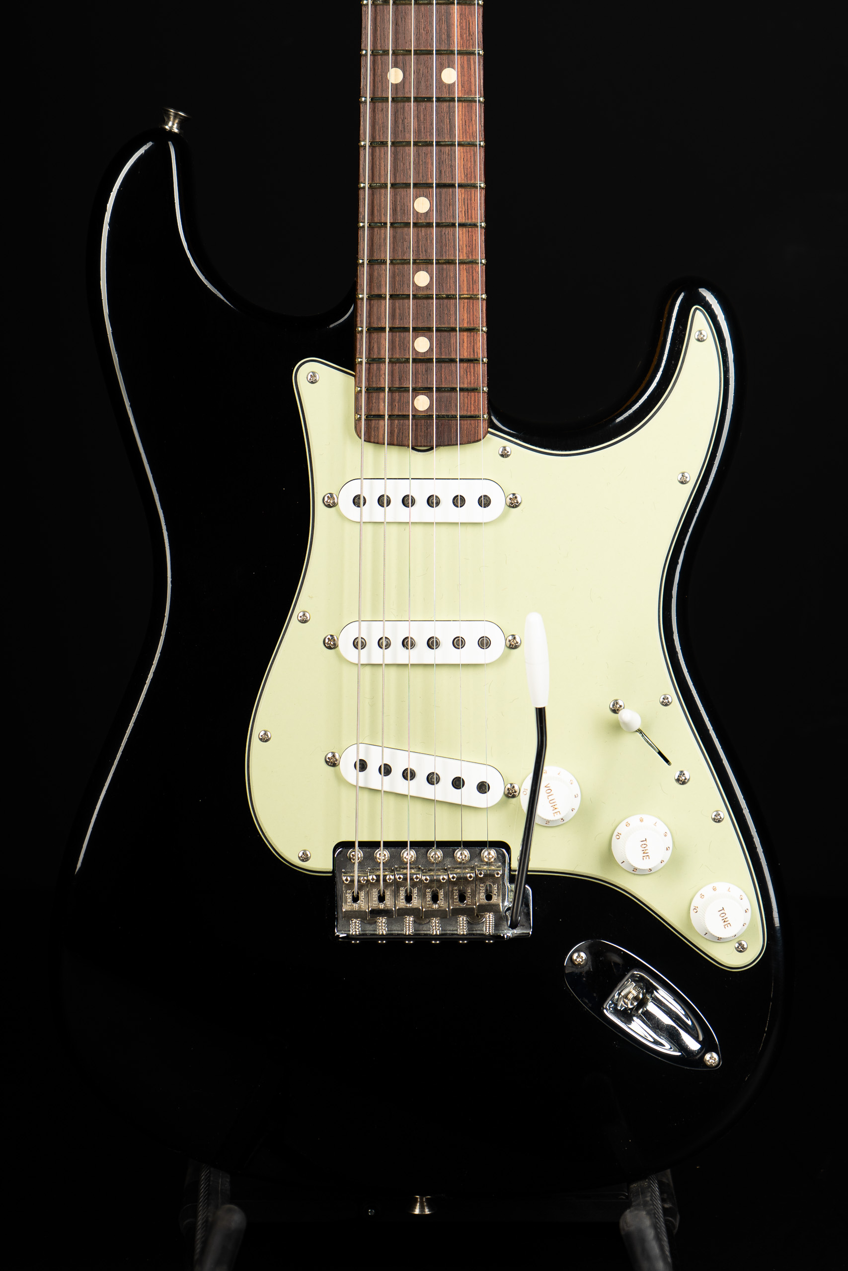 Fender Custom Shop 1963 Stratocaster Closet Classic – Black – GuitarPoint