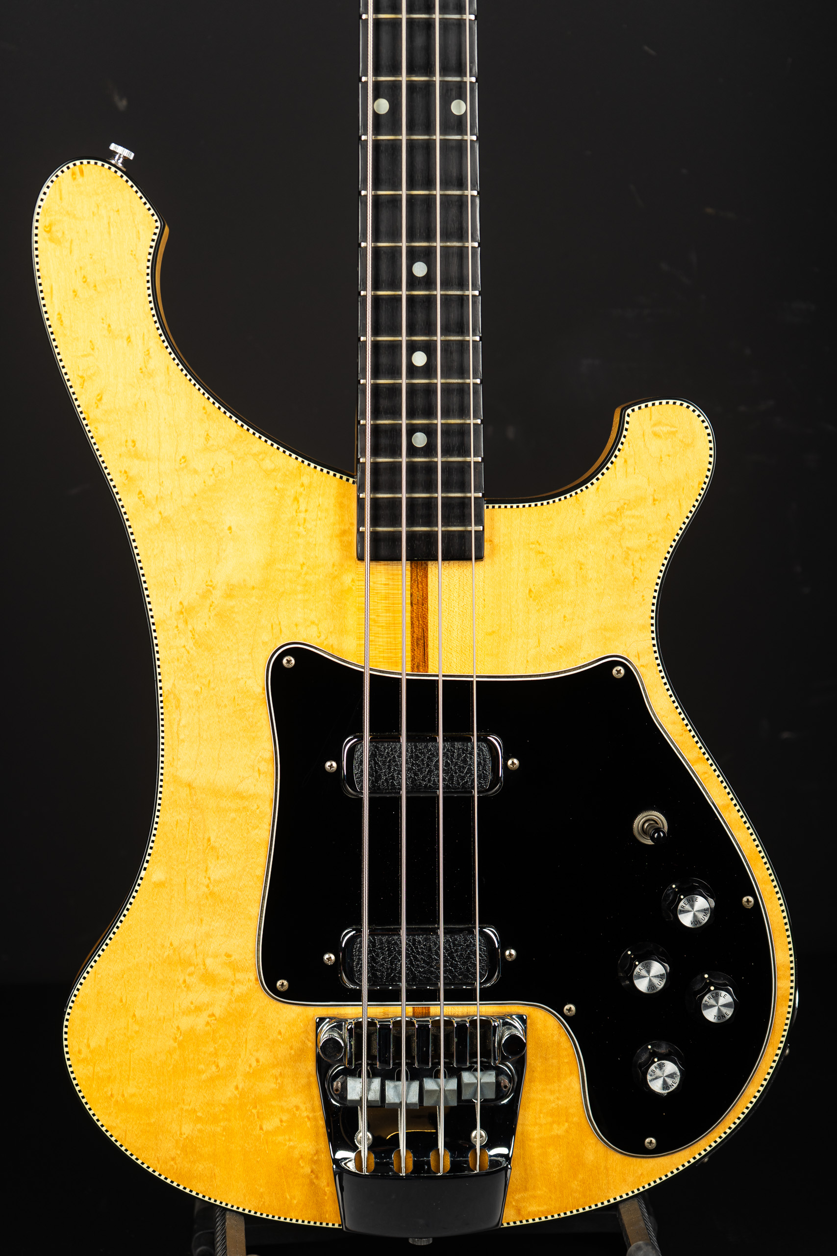 1979 Rickenbacker Bass 4002 – Mapleglo – GuitarPoint