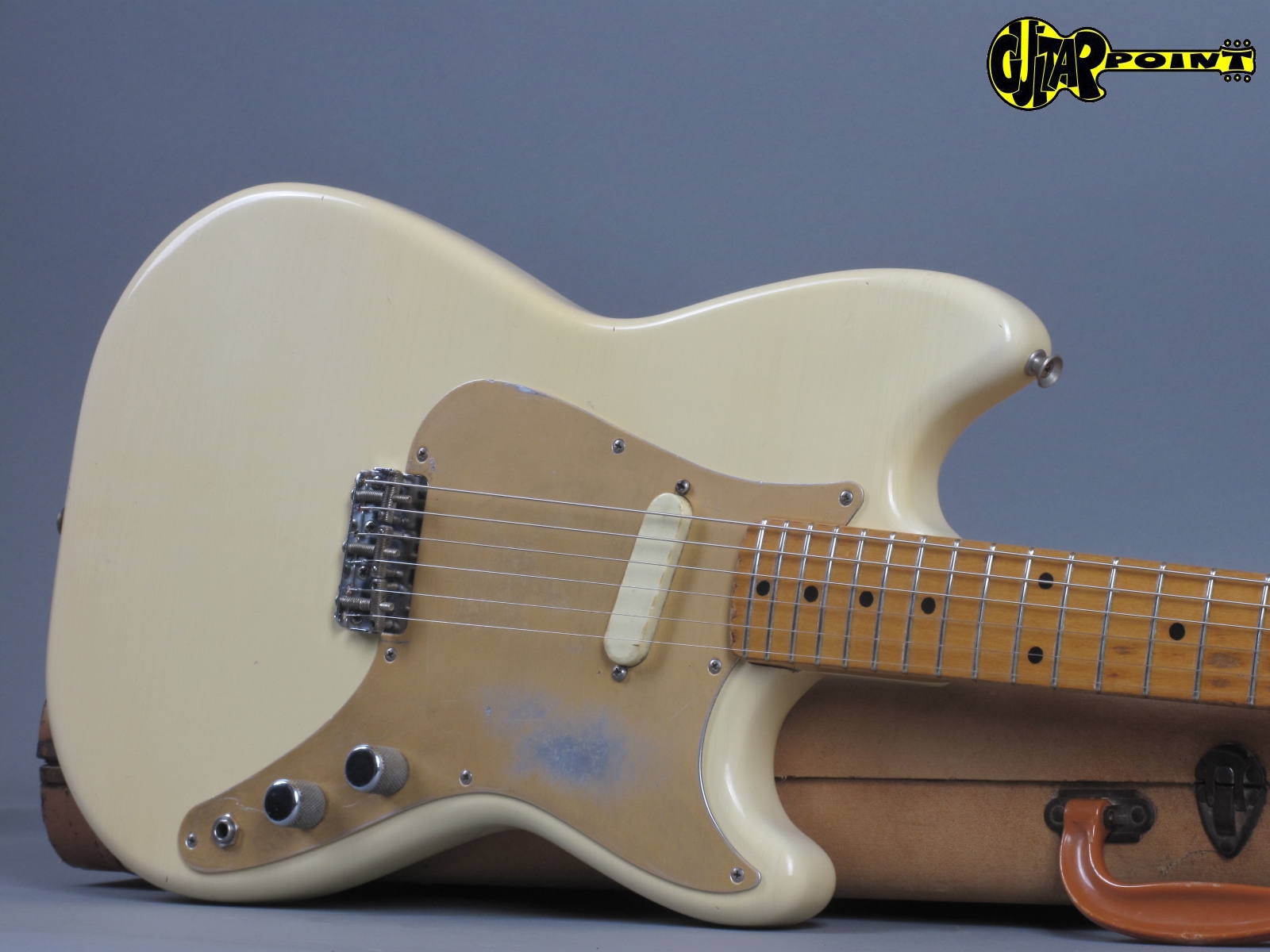 1957 Fender Musicmaster – Beige – GuitarPoint