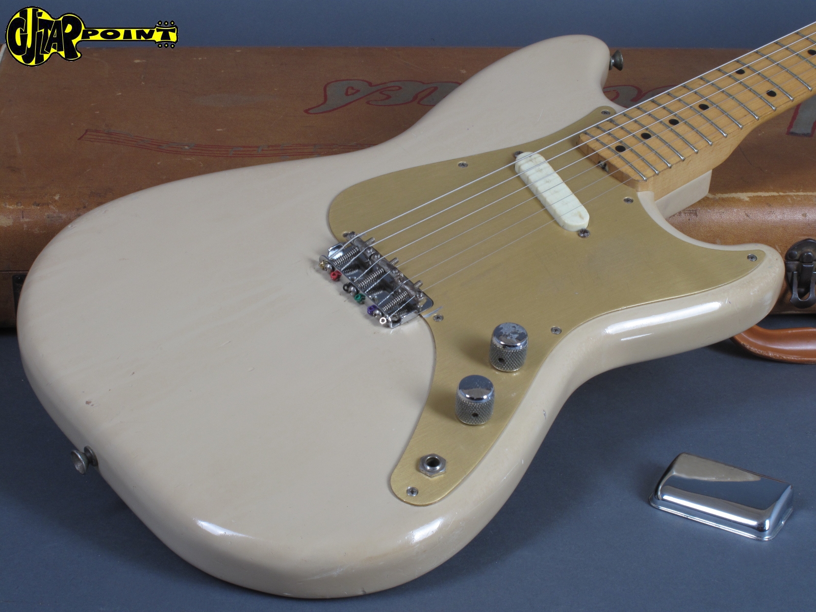 1958 Fender Musicmaster – Desert Sand – GuitarPoint