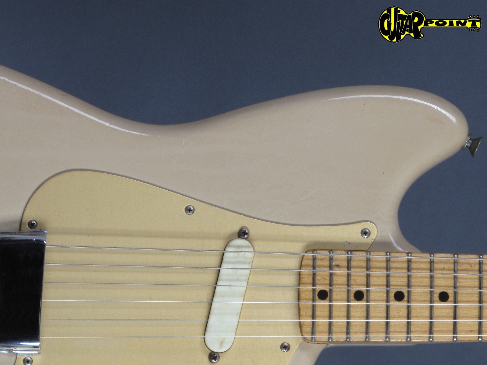 1958 Fender Musicmaster – Desert Sand – GuitarPoint