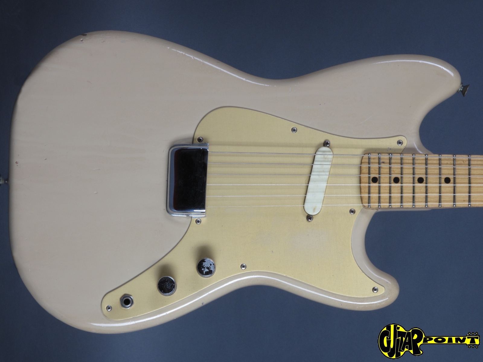 1958 Fender Musicmaster – Desert Sand – GuitarPoint