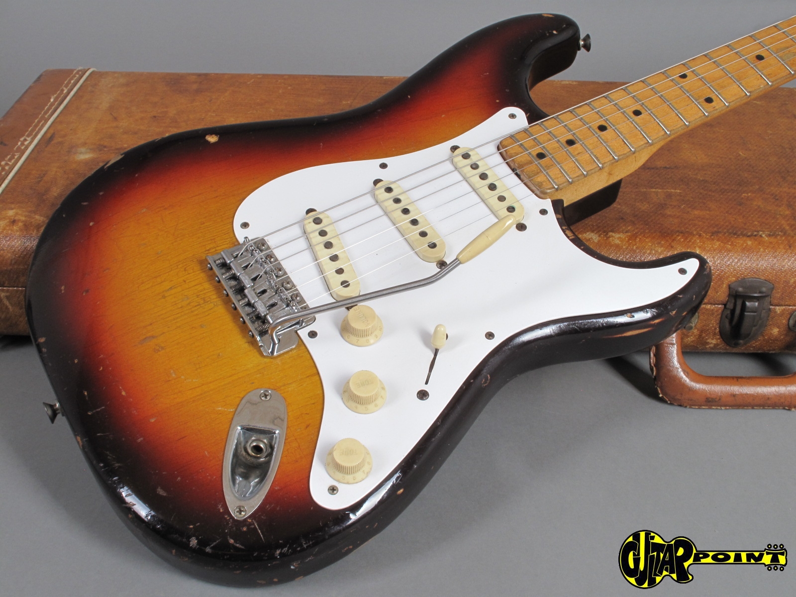 1958 Fender Stratocaster – 3-tone Sunburst – GuitarPoint