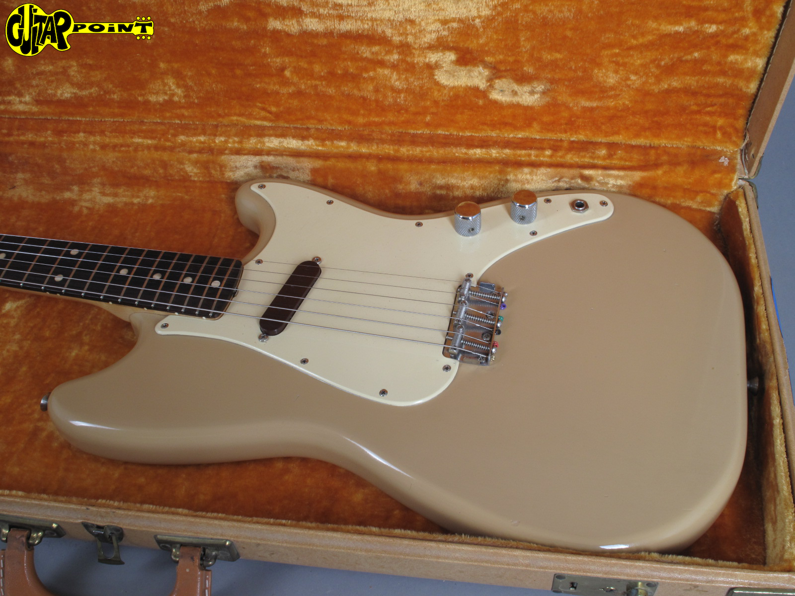 1959 Fender Musicmaster – Desert Sand – GuitarPoint