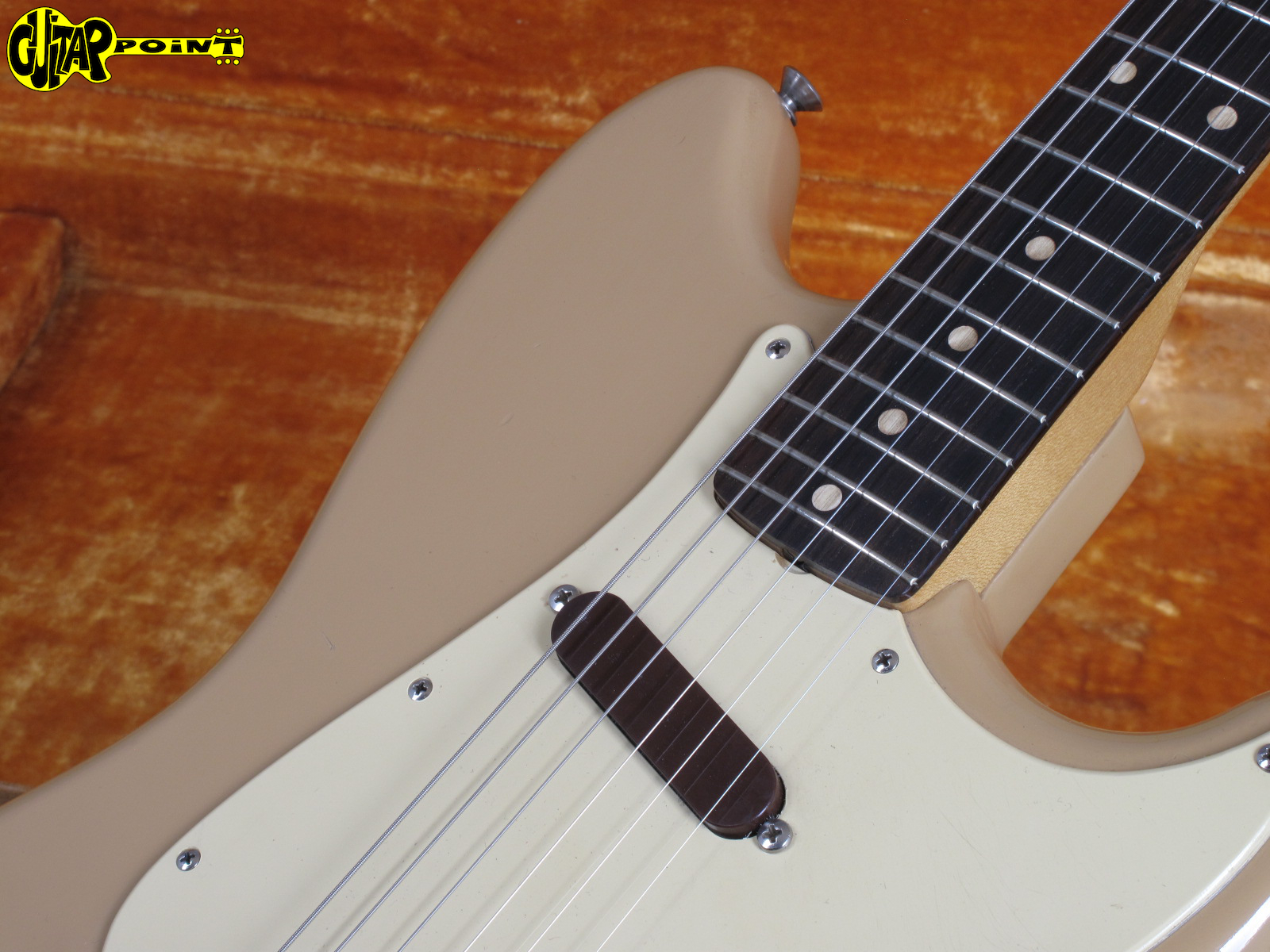 1959 Fender Musicmaster – Desert Sand – GuitarPoint