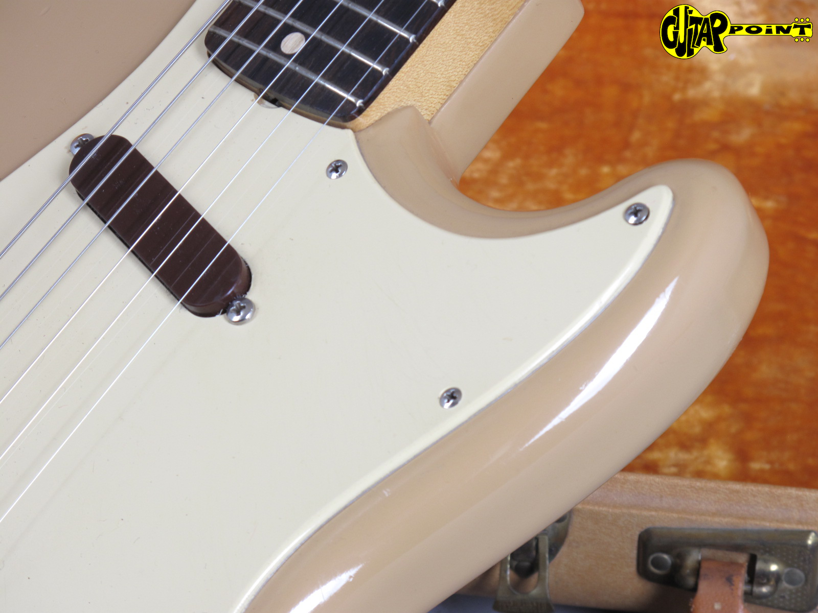 1959 Fender Musicmaster – Desert Sand – GuitarPoint