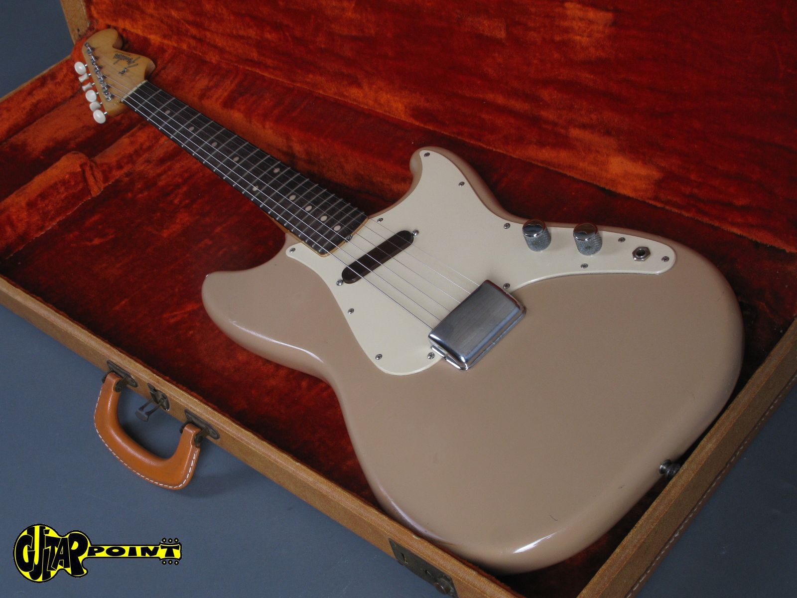 1960 Fender Musicmaster – Desert Sand – GuitarPoint