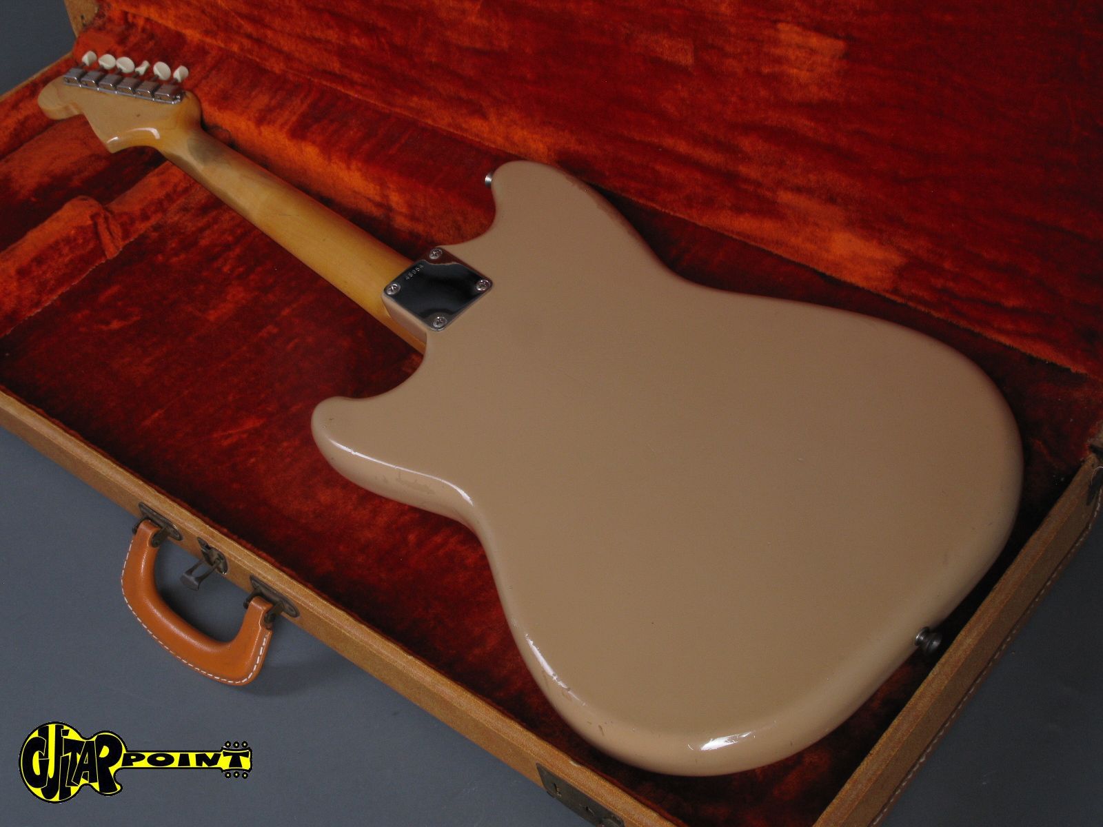 1960 Fender Musicmaster – Desert Sand – GuitarPoint