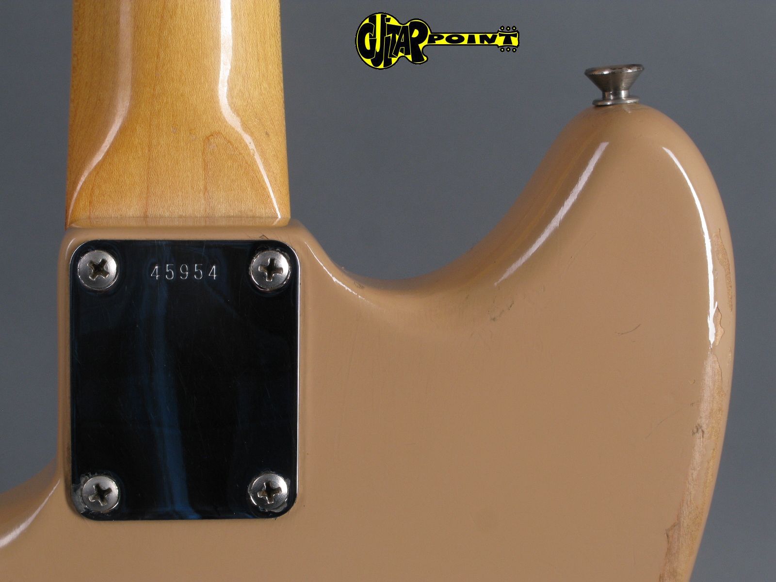 1960 Fender Musicmaster – Desert Sand – GuitarPoint