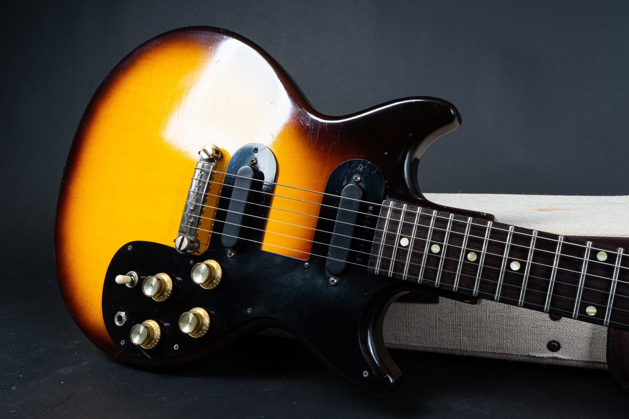 1962 Gibson Melody Maker D – Sunburst – GuitarPoint