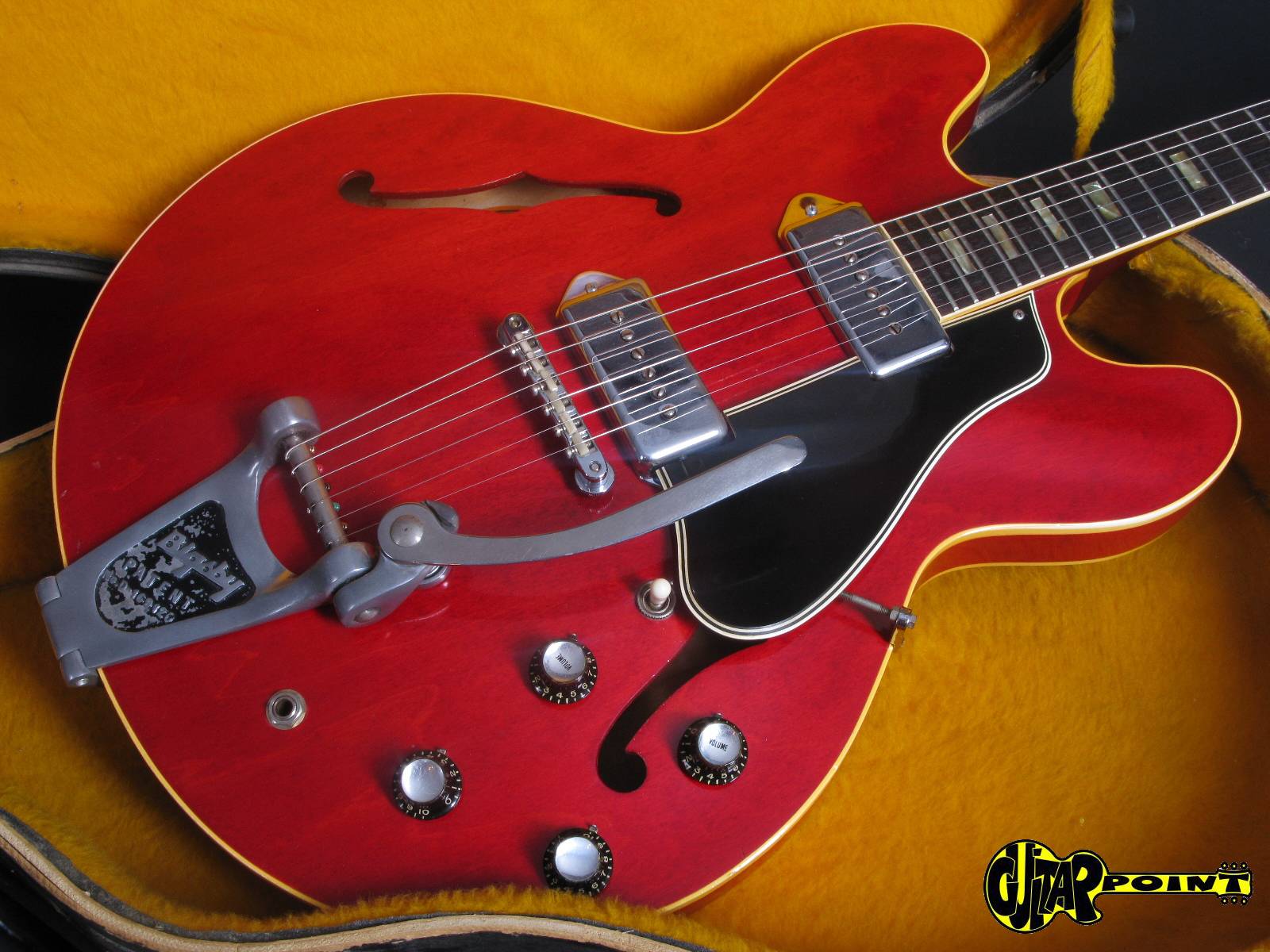 1965 Gibson ES-330 TD/Bigsby – Cherry – GuitarPoint