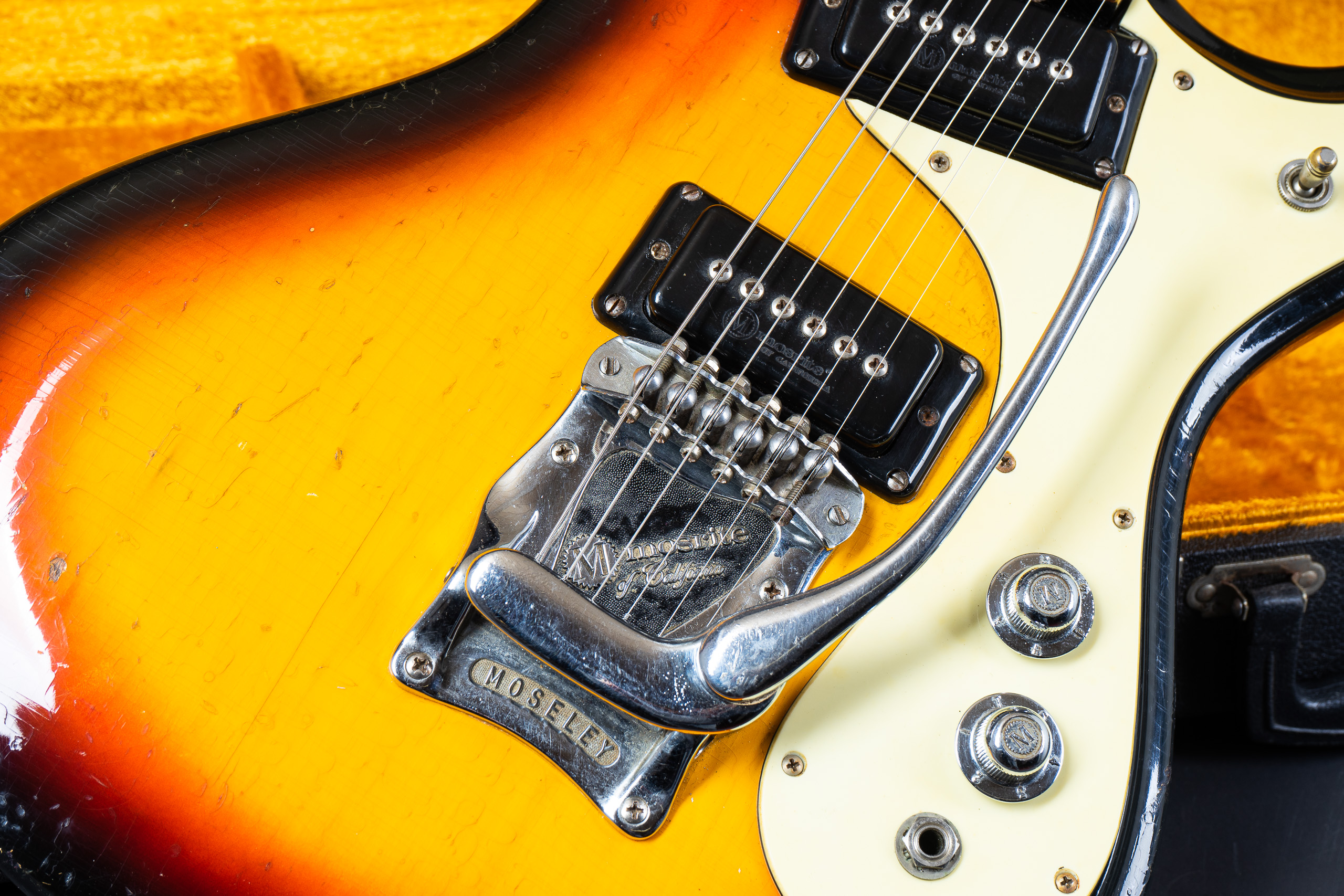 1966 Mosrite Ventures MK-I - Sunburst - GuitarPoint