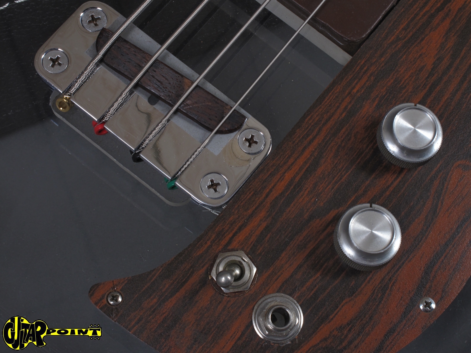 1970 Dan Amstrong (Ampeg) Lucite – Plexiglass Bass – GuitarPoint