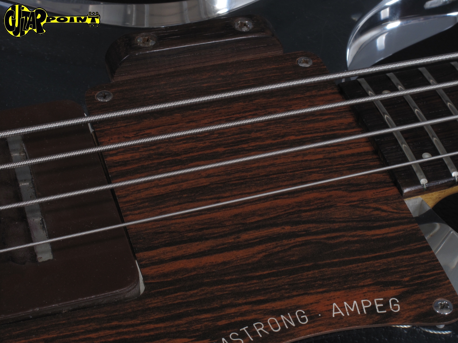 1970 Dan Amstrong (Ampeg) Lucite – Plexiglass Bass – GuitarPoint