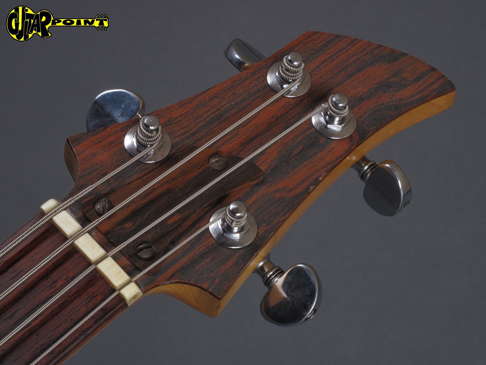 1970 Dan Amstrong (Ampeg) Lucite – Plexiglass Bass – GuitarPoint