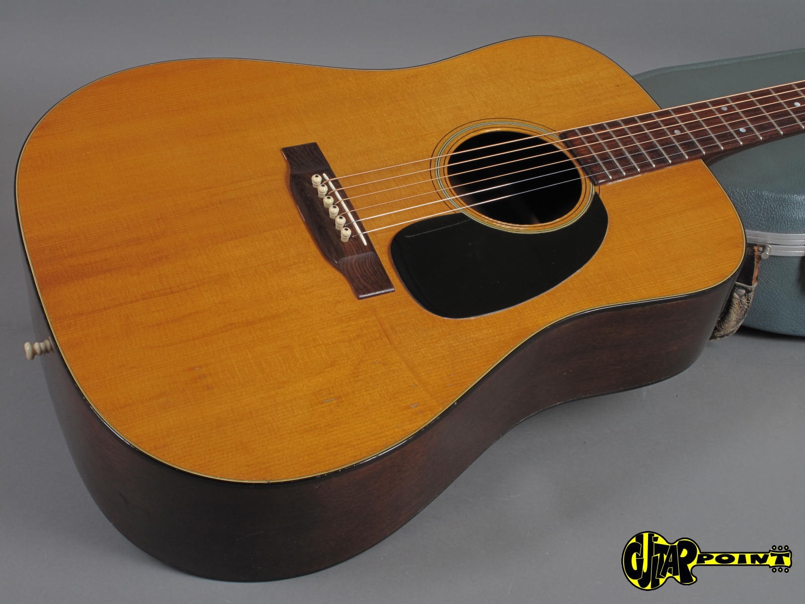 1971 Martin D-18 – Natural – GuitarPoint