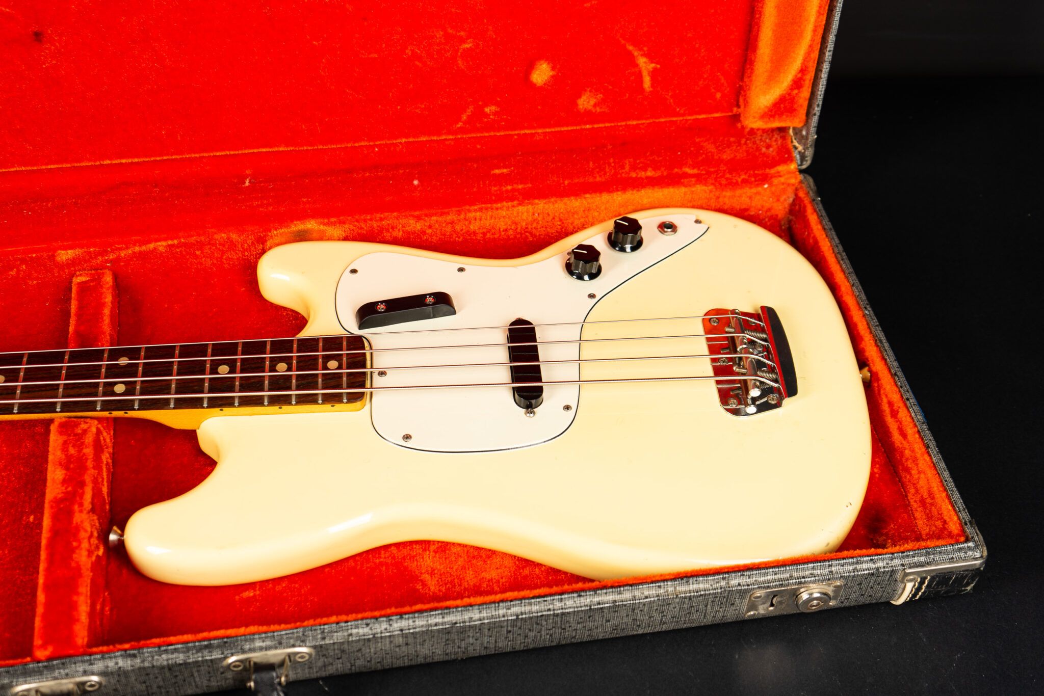 1973 Fender Musicmaster Bass – Olympic White – GuitarPoint