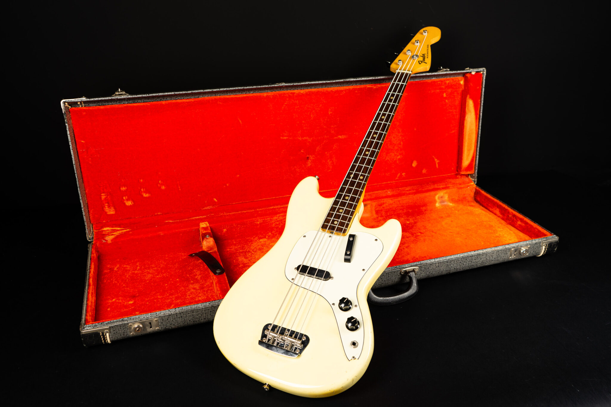 1973 Fender Musicmaster Bass – Olympic White – GuitarPoint