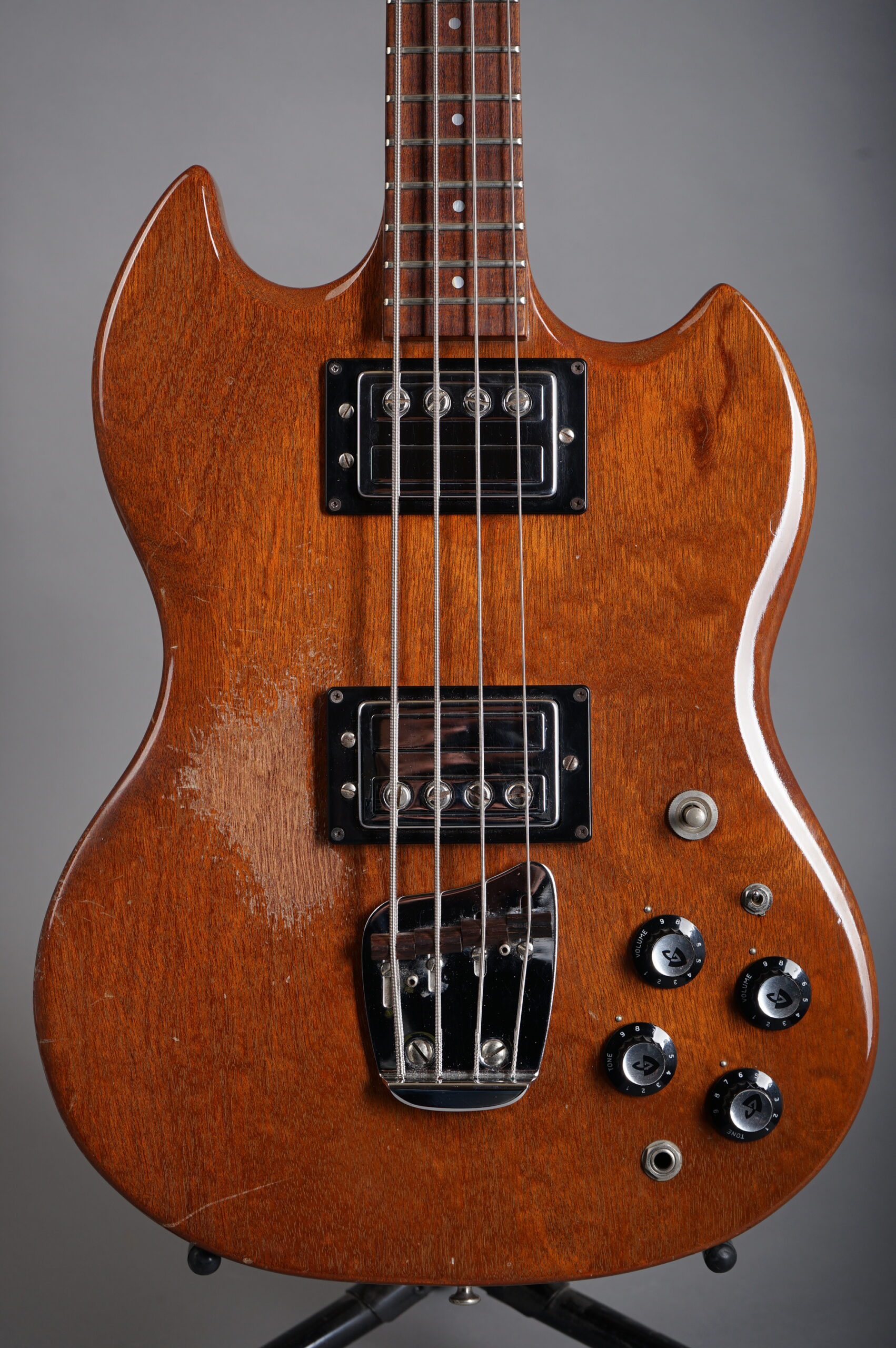 1973 Guild Jet Star JS-II Bass – Cherry – GuitarPoint