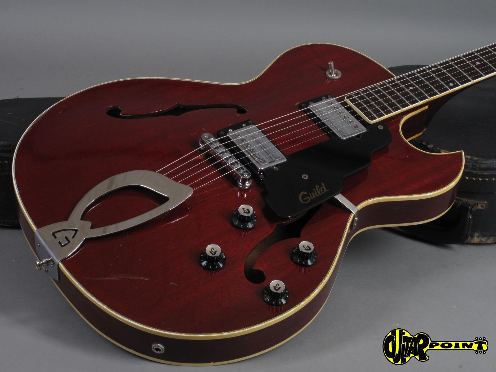 1973 Guild Starfire II – Cherry – GuitarPoint