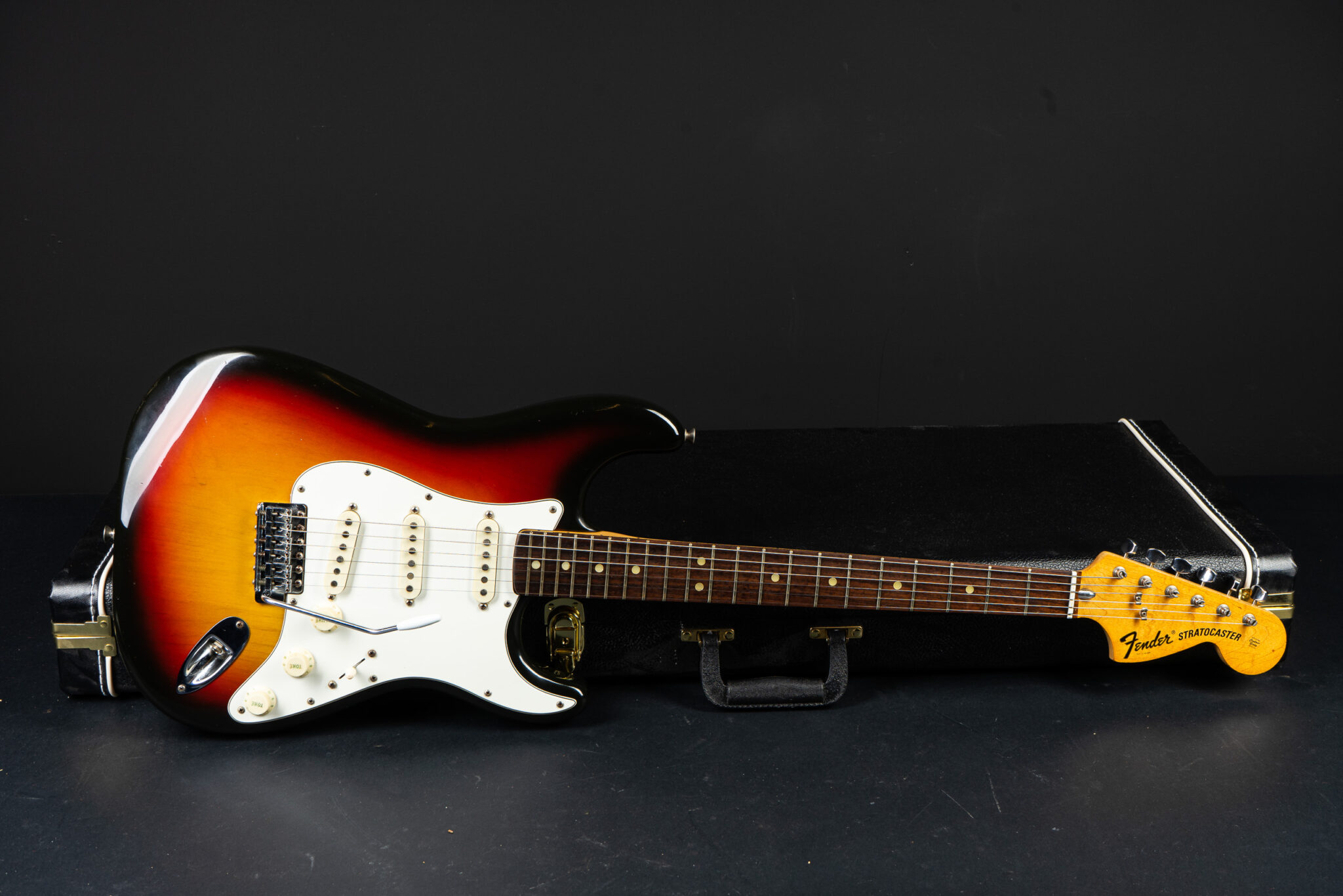 1974 Fender Stratocaster – Sunburst – GuitarPoint