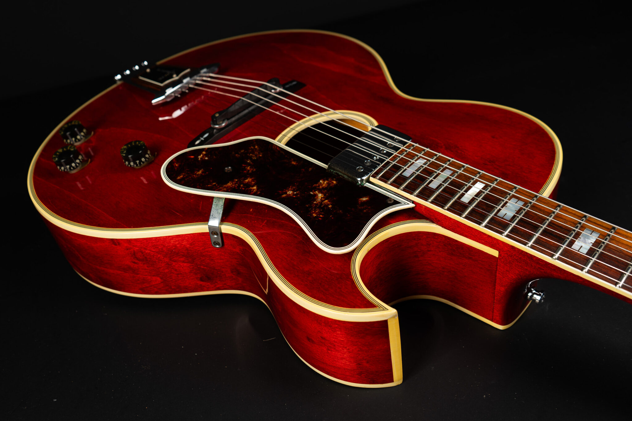 1975 Gibson Howard Roberts – Cherry Red – GuitarPoint
