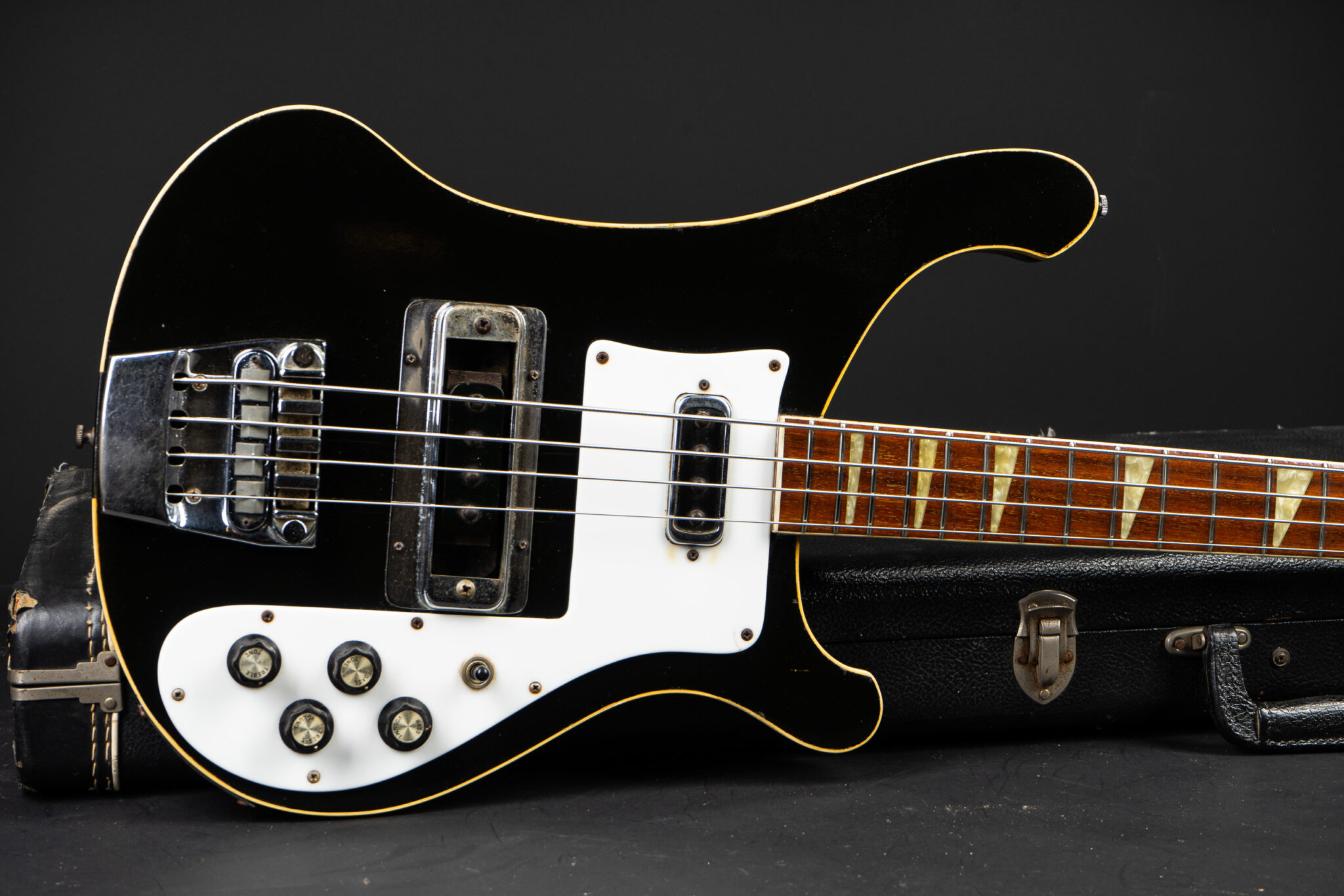 1975 Rickenbacker 4001 – Jetglo – GuitarPoint