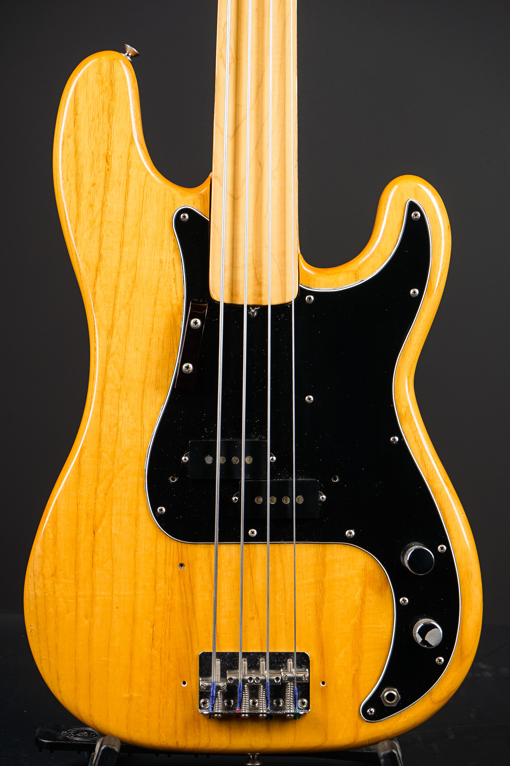 1979 Fender Precision Bass Fretless – Natural – GuitarPoint