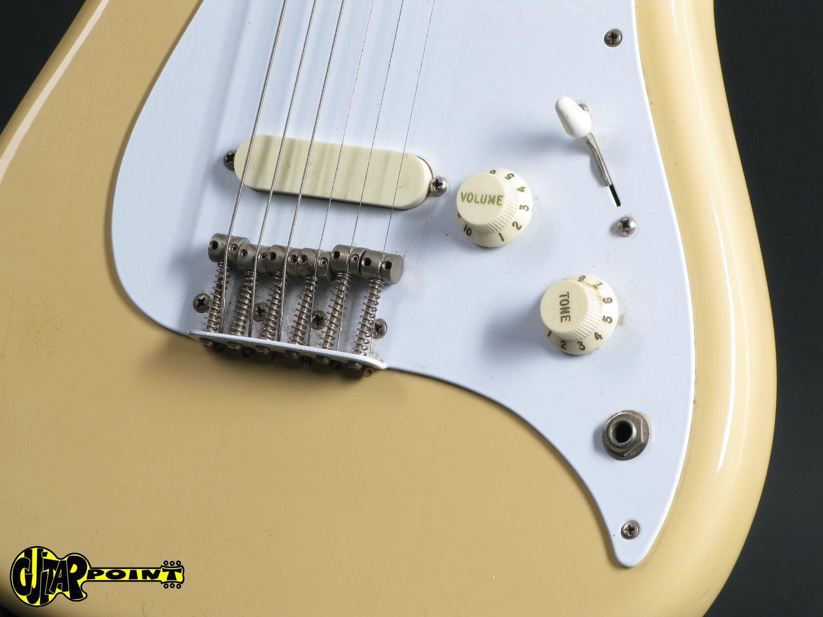 1981 Fender Bullet inkl. orig. Case – GuitarPoint