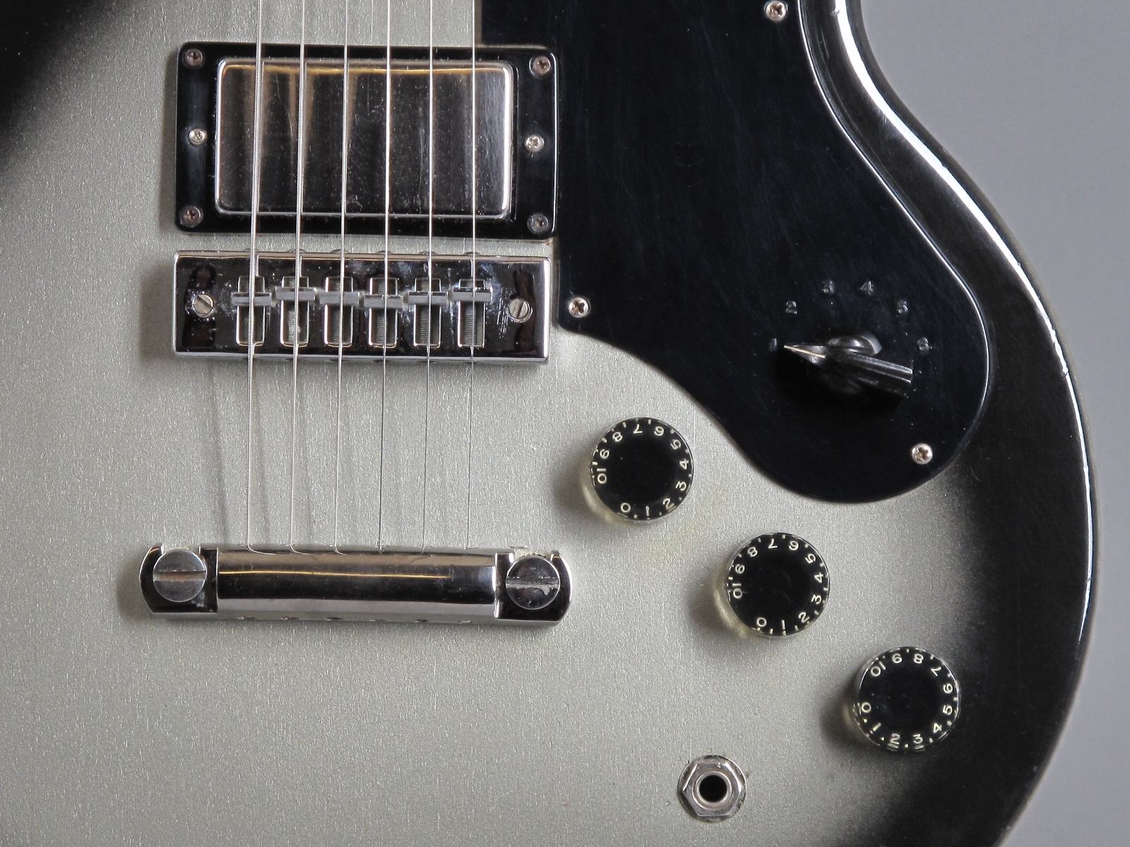 1981 Gibson L6S Custom – Silverburst – GuitarPoint