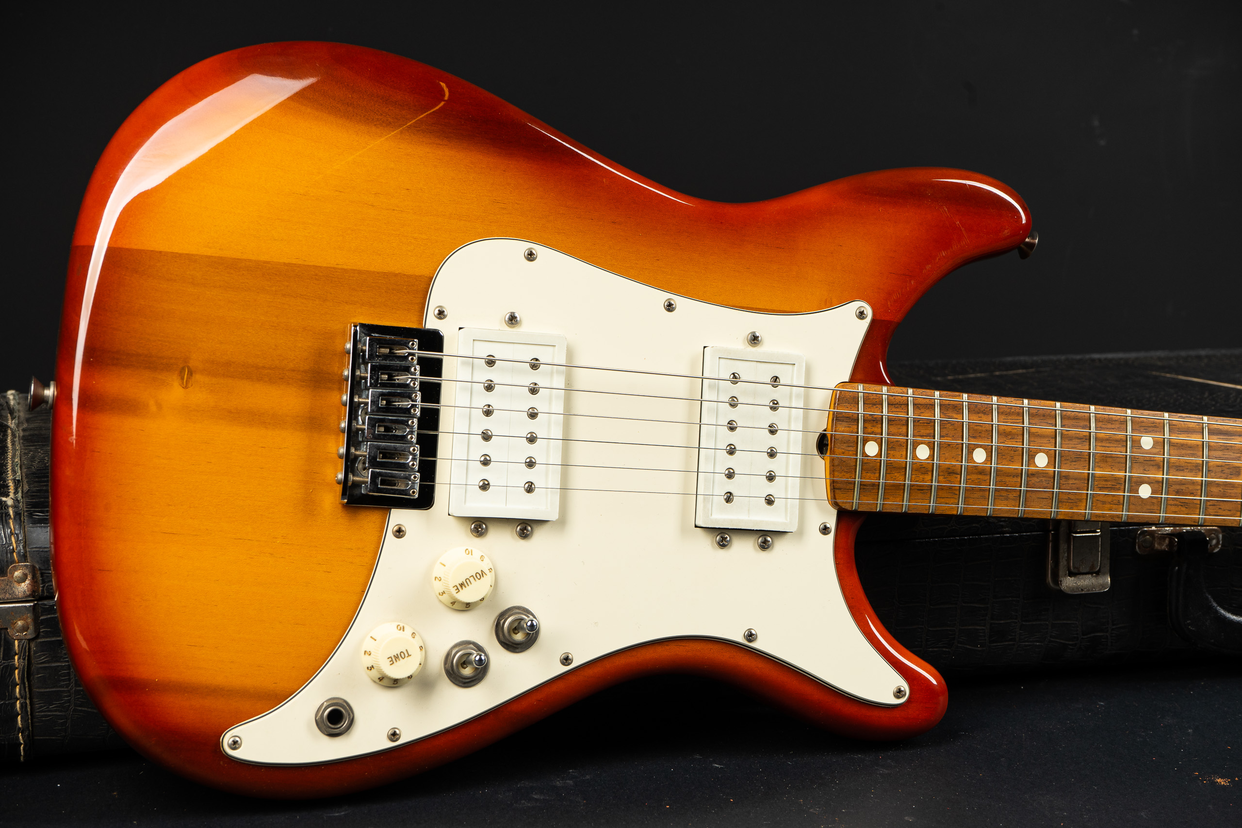 1982 Fender Lead III - Sunburst - GuitarPoint