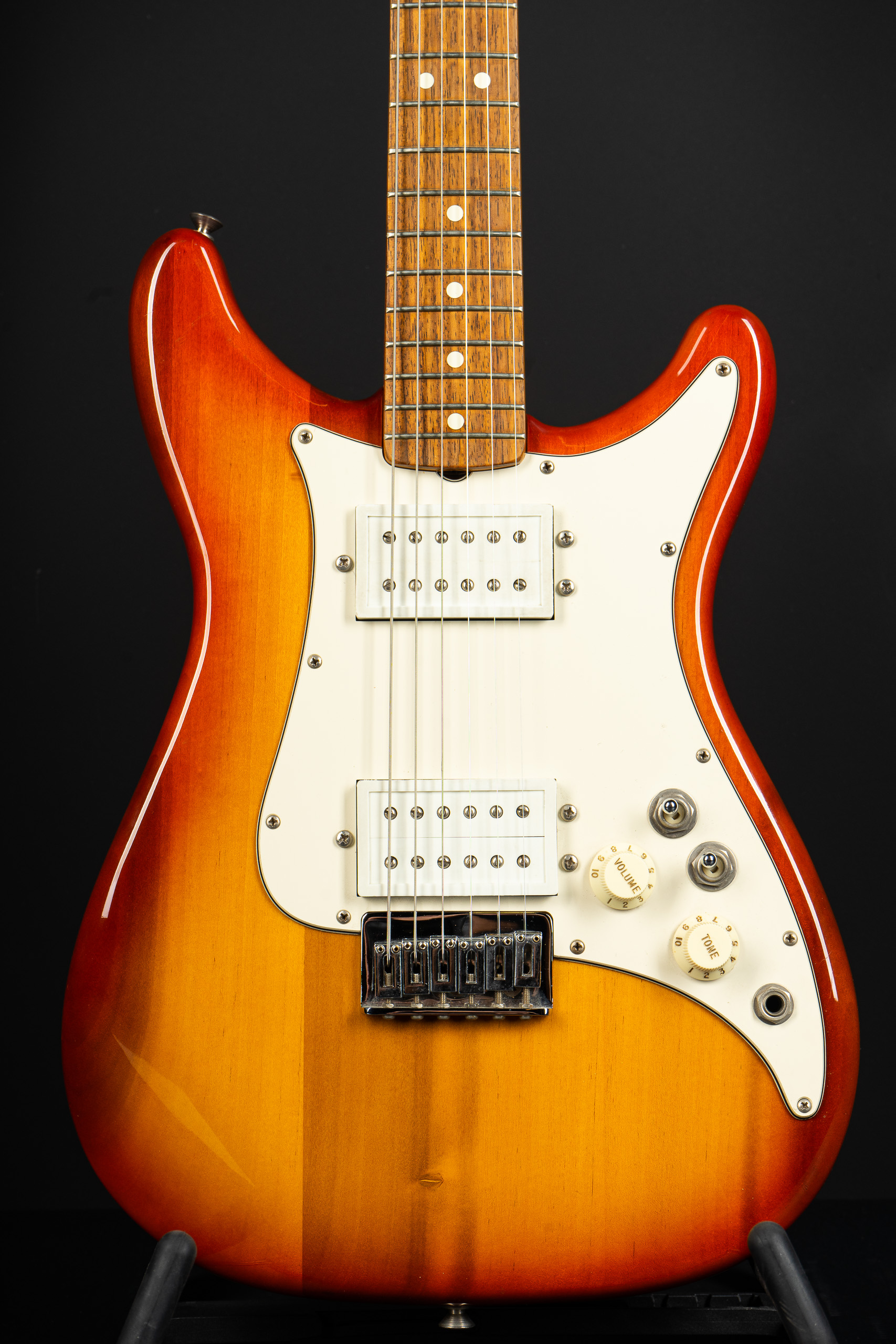 1982 Fender Lead III – Sunburst – GuitarPoint