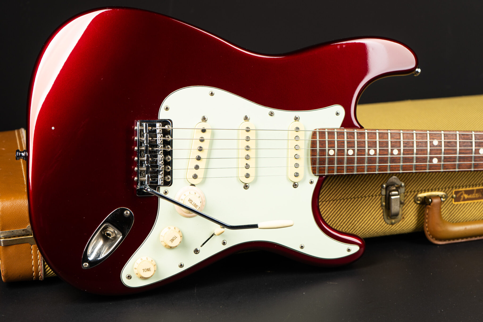 1990 Fender Stratocaster – Candy Apple Red – GuitarPoint