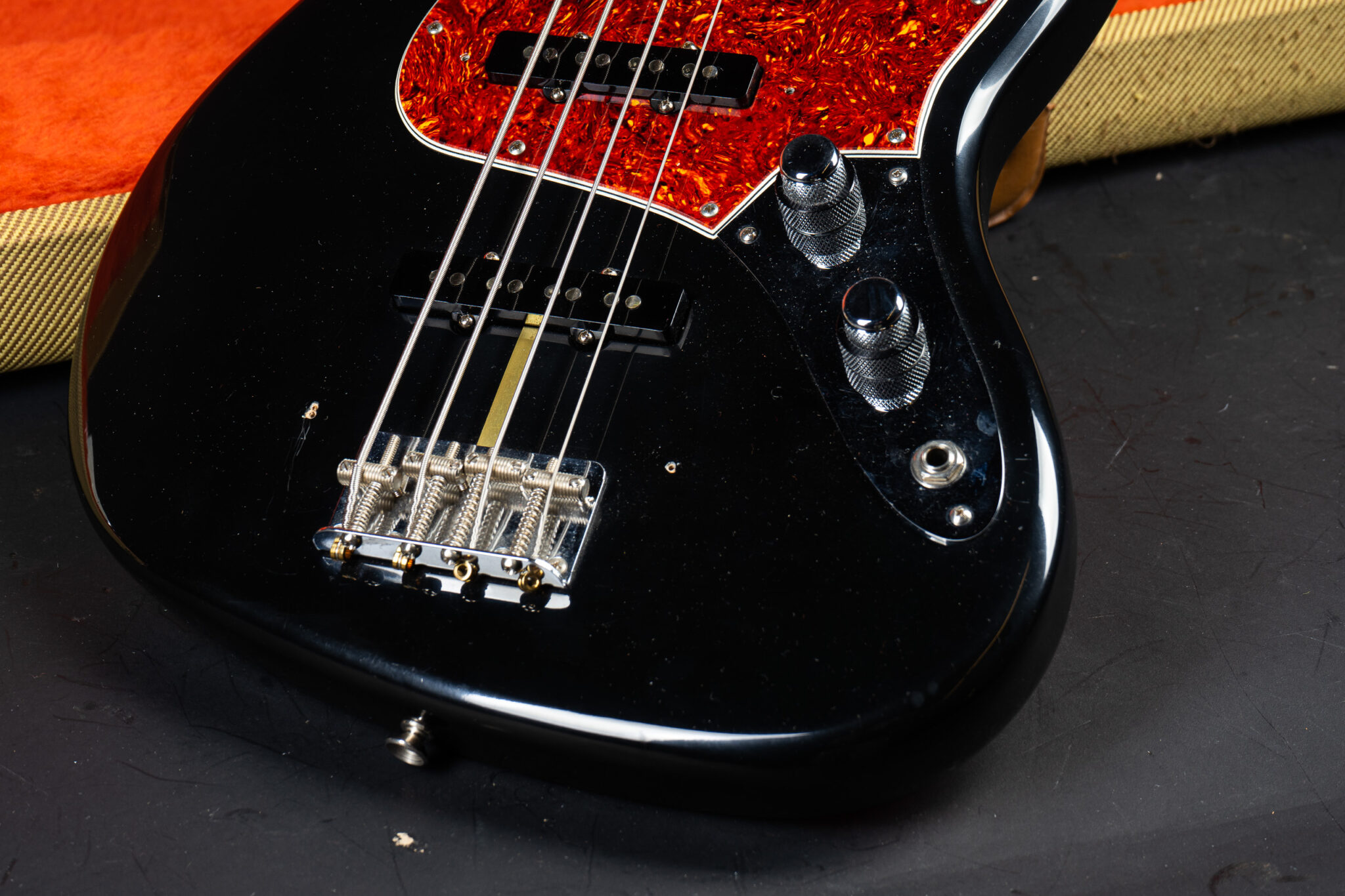 1992 Fender American Vintage 1962 Jazz Bass Reissue – Black – GuitarPoint