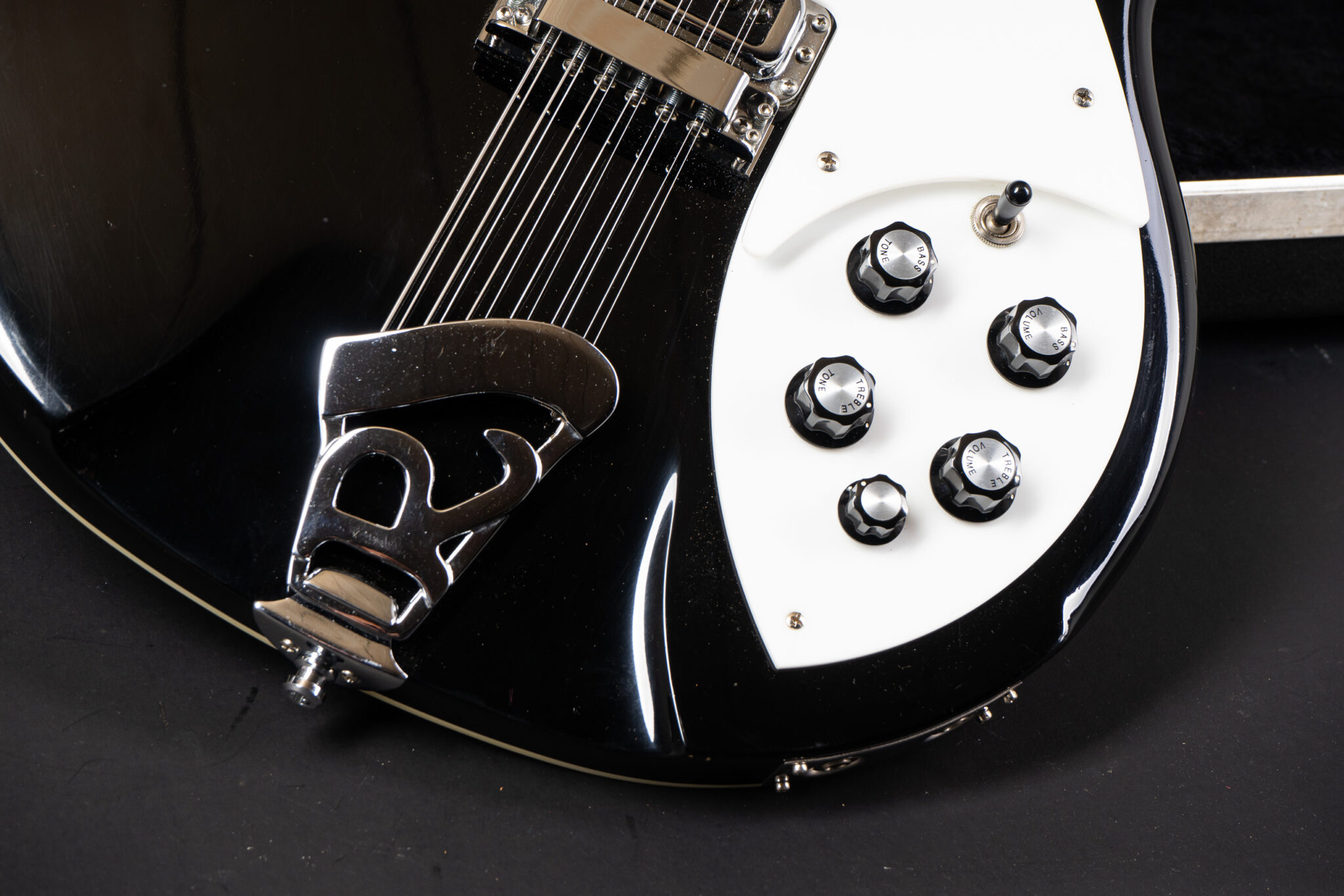 2009 Rickenbacker 360/12 – Jetglo – GuitarPoint