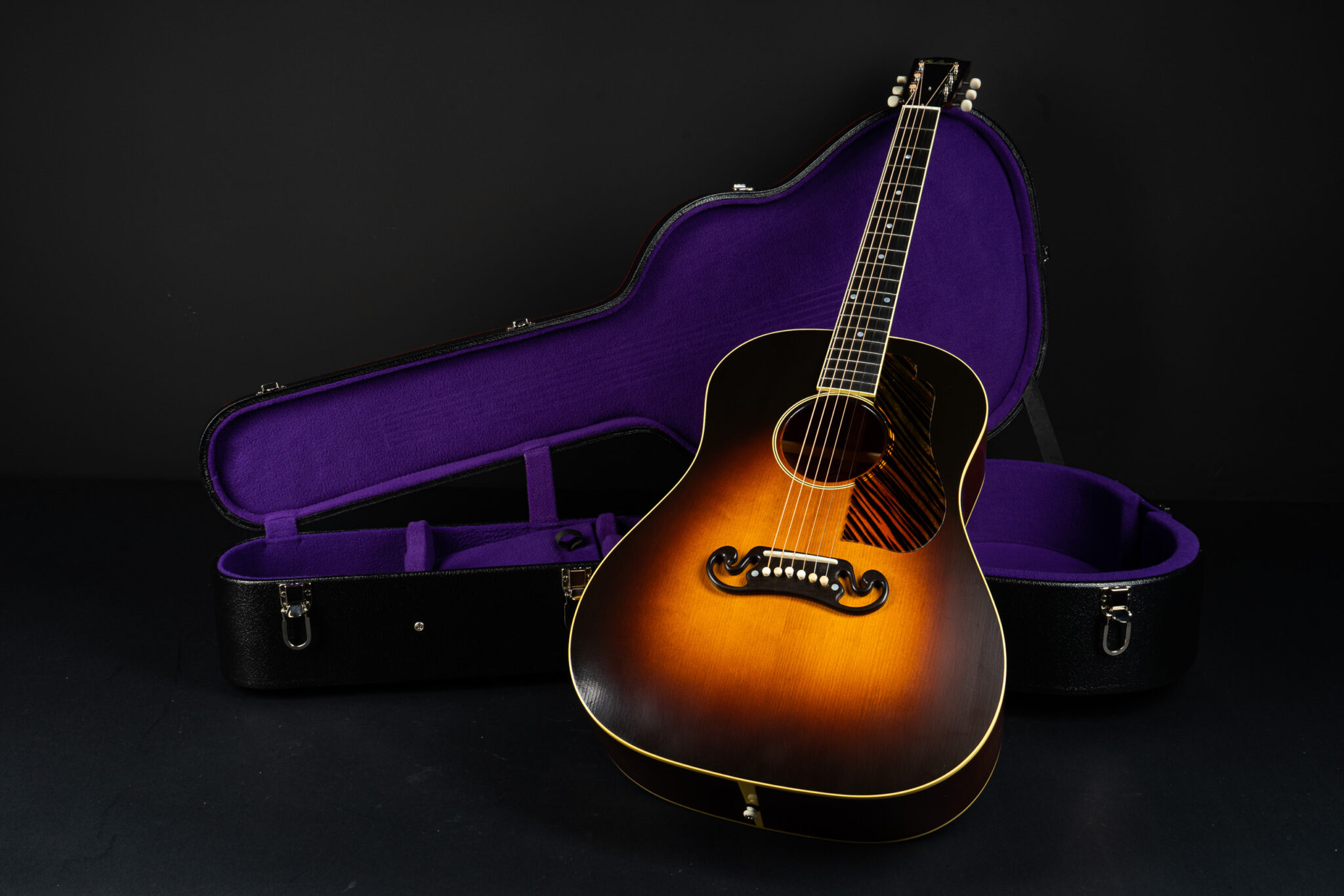 Gibson Custom Shop 1939 J-55 – Sunburst – GuitarPoint
