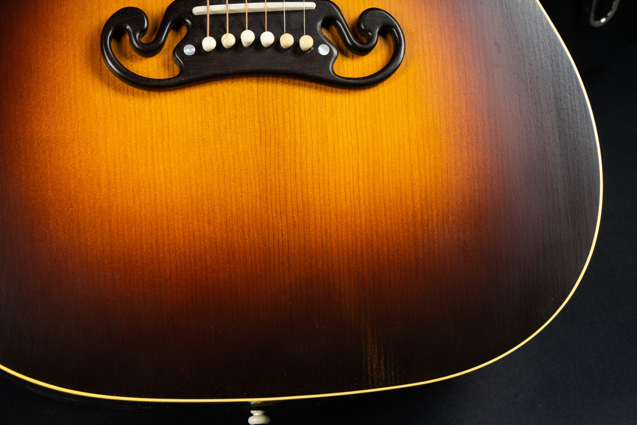 Gibson Custom Shop 1939 J-55 – Sunburst – GuitarPoint