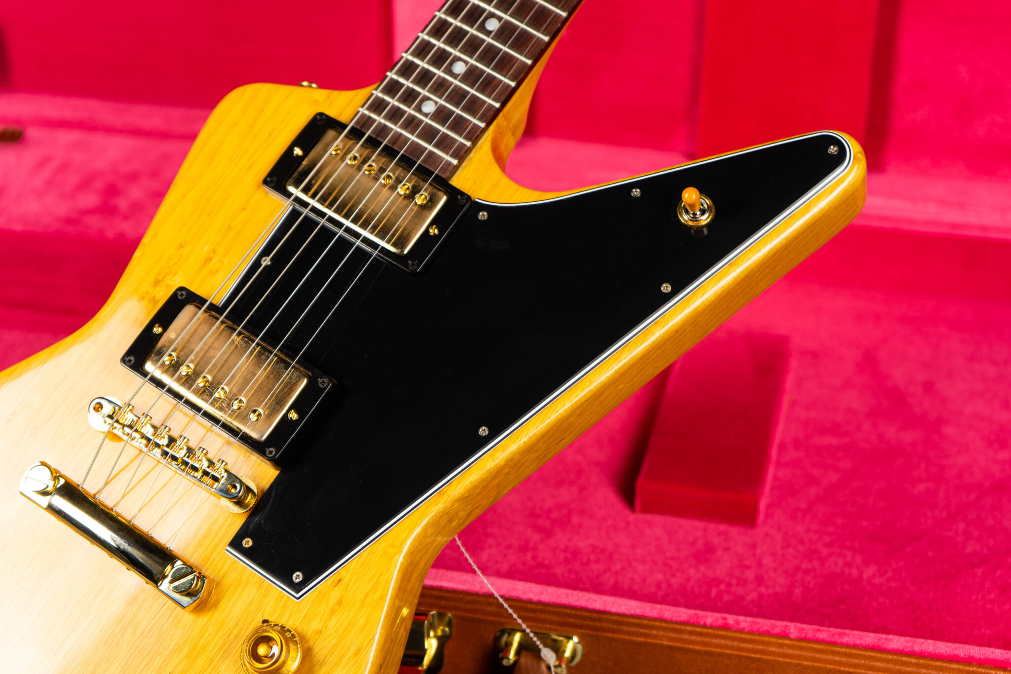 Gibson Custom Shop 1958 Explorer Korina – Black Pickguard and Birdseye ...