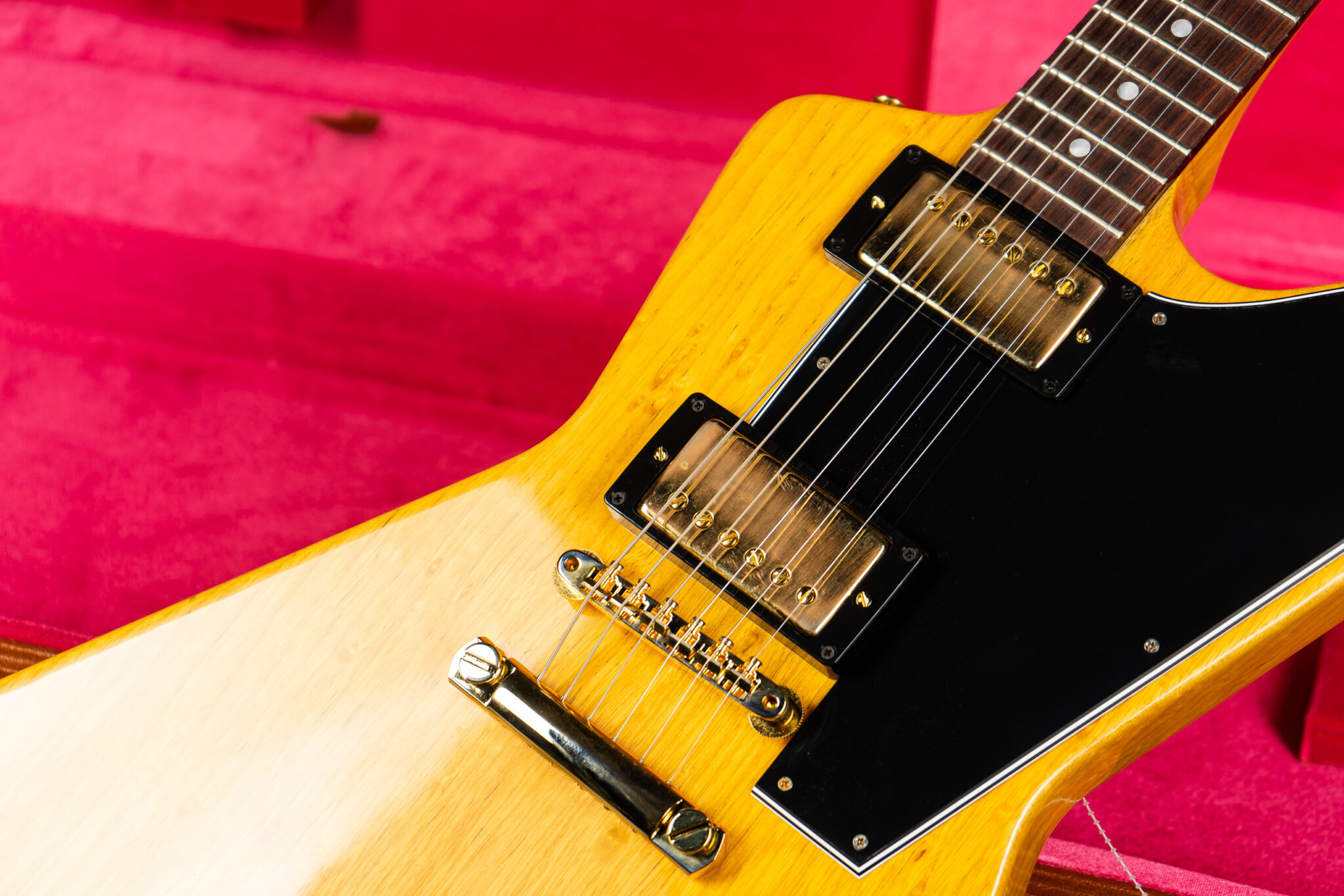 Gibson Custom Shop 1958 Explorer Korina – Black Pickguard and Birdseye ...