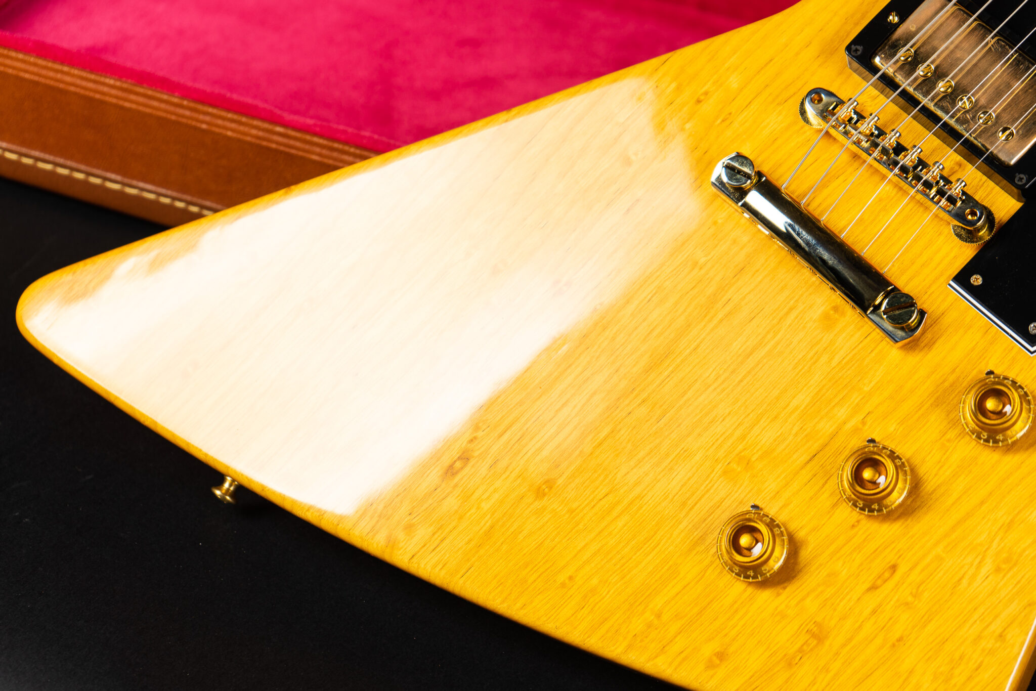 Gibson Custom Shop 1958 Explorer Korina – Black Pickguard and Birdseye ...