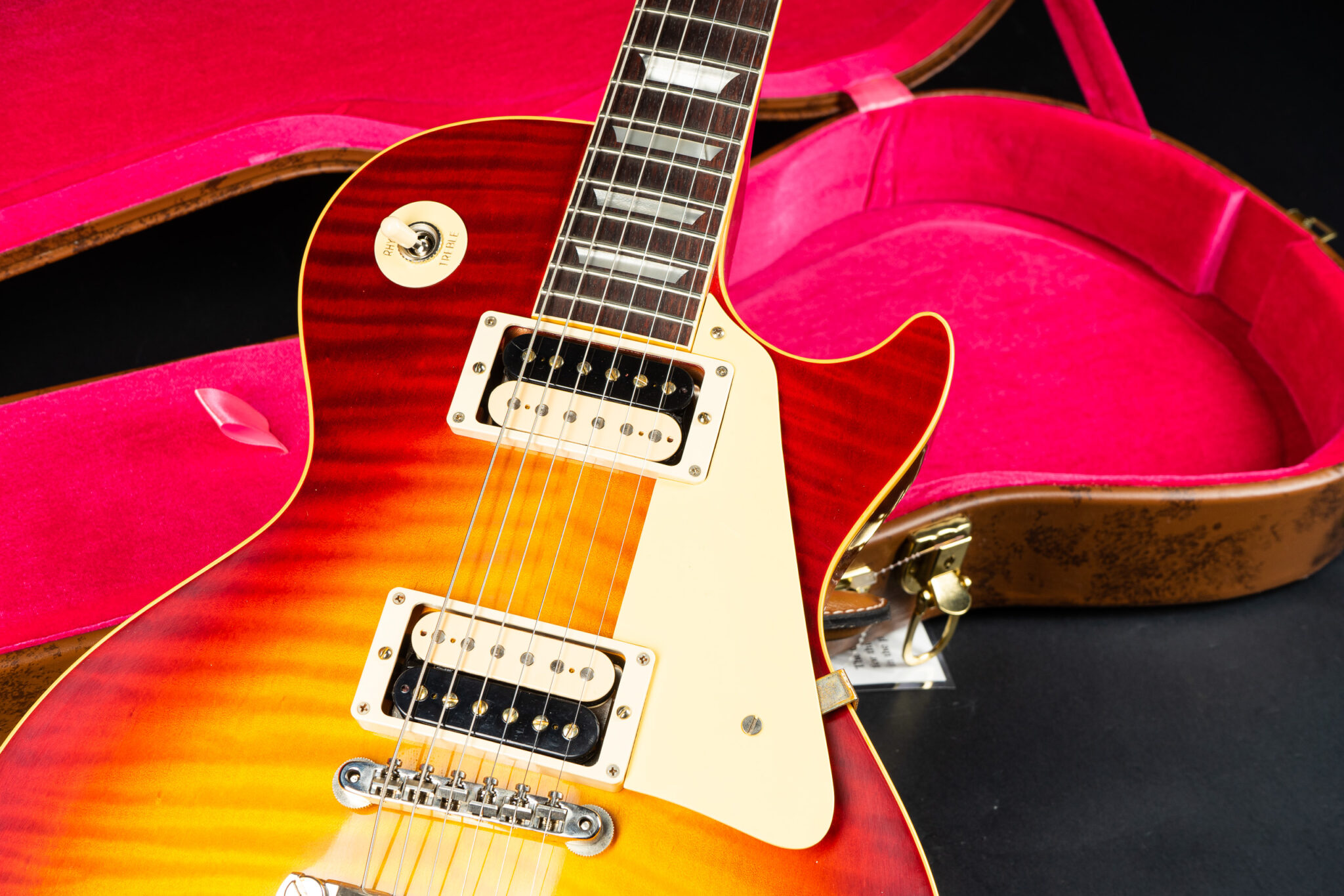 Gibson Custom Shop 1959 Les Paul Standard VOS – Factory Burst – GuitarPoint