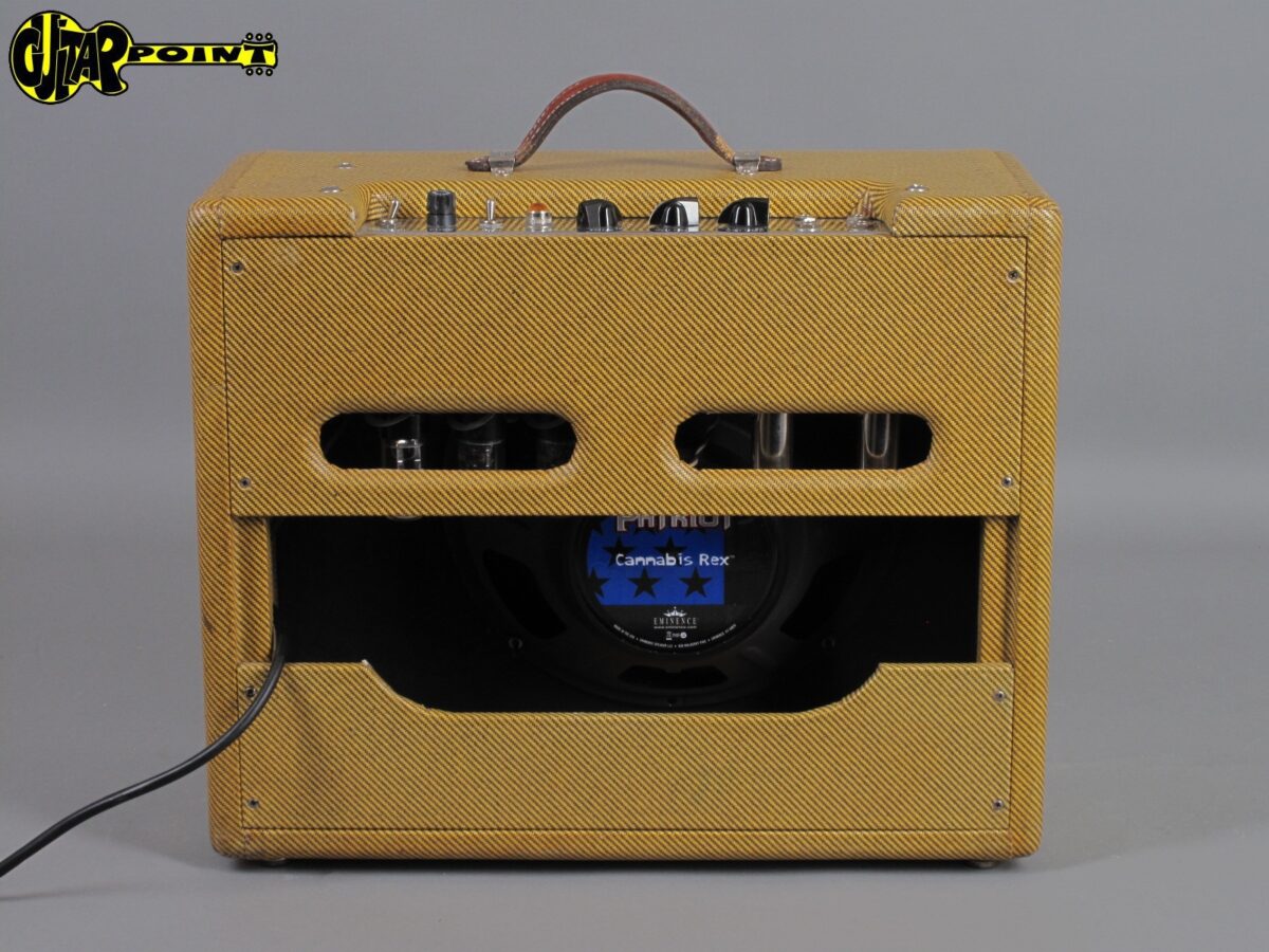 Victoria 20112 Tweed Deluxe Amp - all Tube Amplifier | GuitarPoint